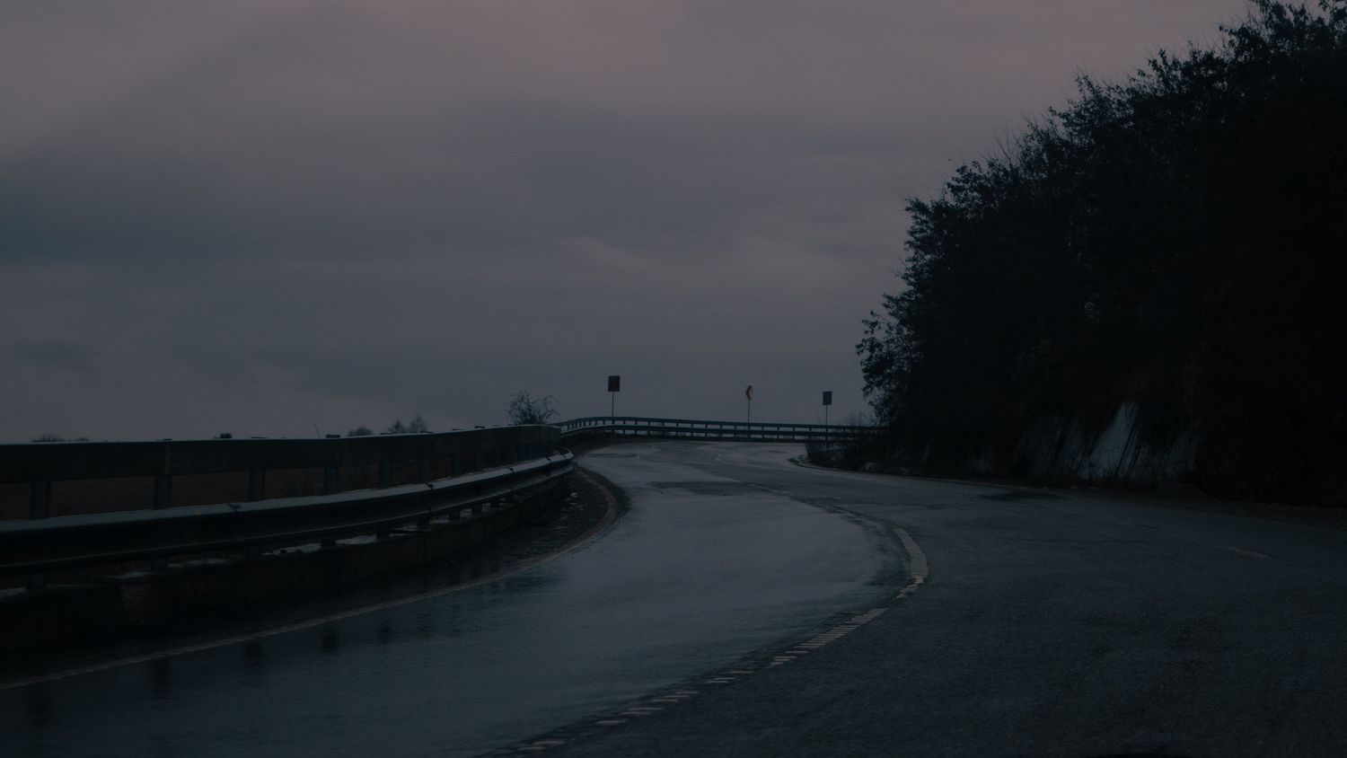 Midnight Drive 🌙 | QueUp